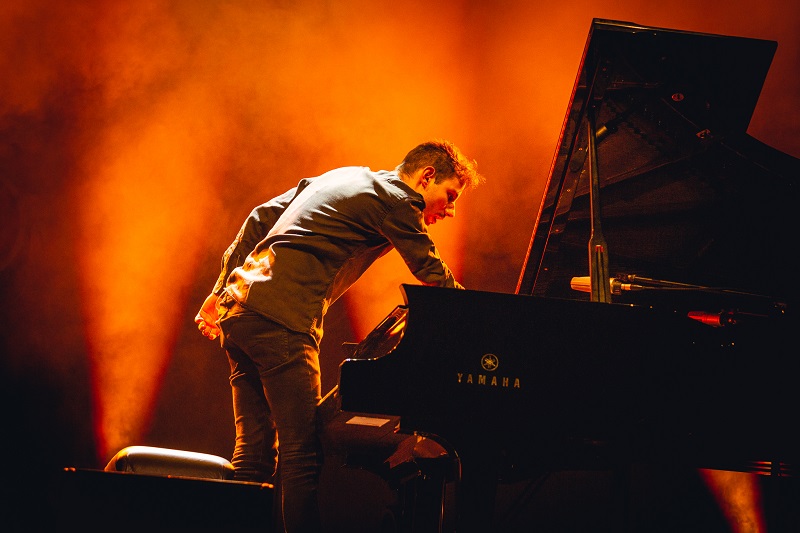 Najszybszy pianista zagrał w Stodole - Warszawa.pl